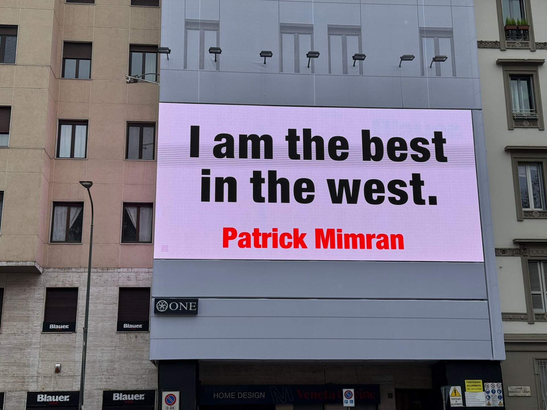 A Milano gli aforismi dell'artista francese Patrick Mimran
