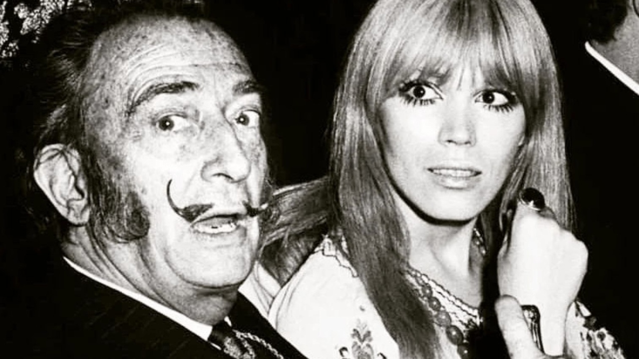 Amanda Lear senza filtri su Dalì: “Il nostro era un legame mentale”