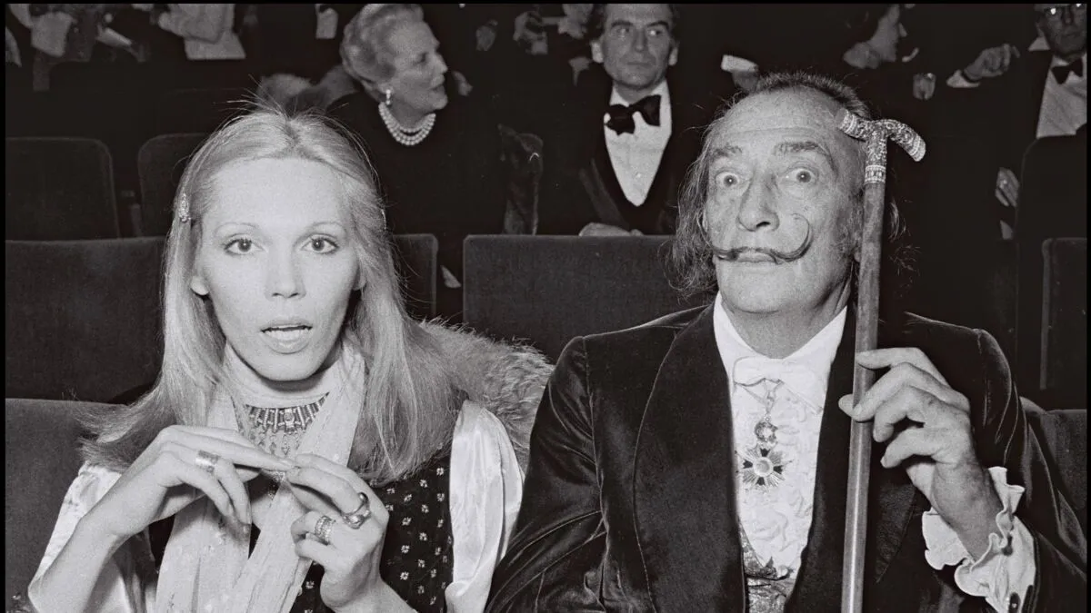 Amanda Lear senza filtri su Dalì: “Il nostro era un legame mentale”